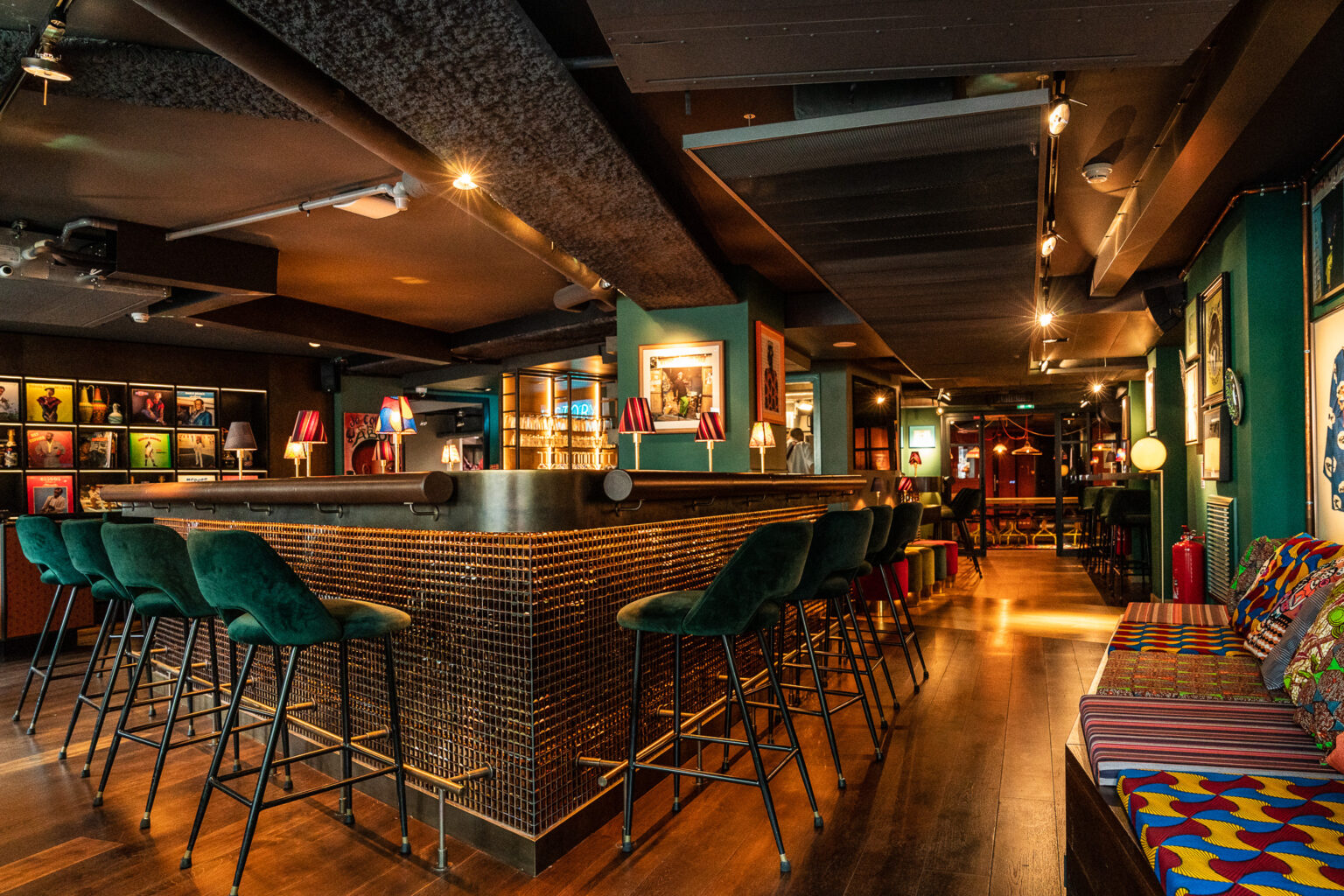 Sape Bar - Vis-à-vis de la Gare du Nord