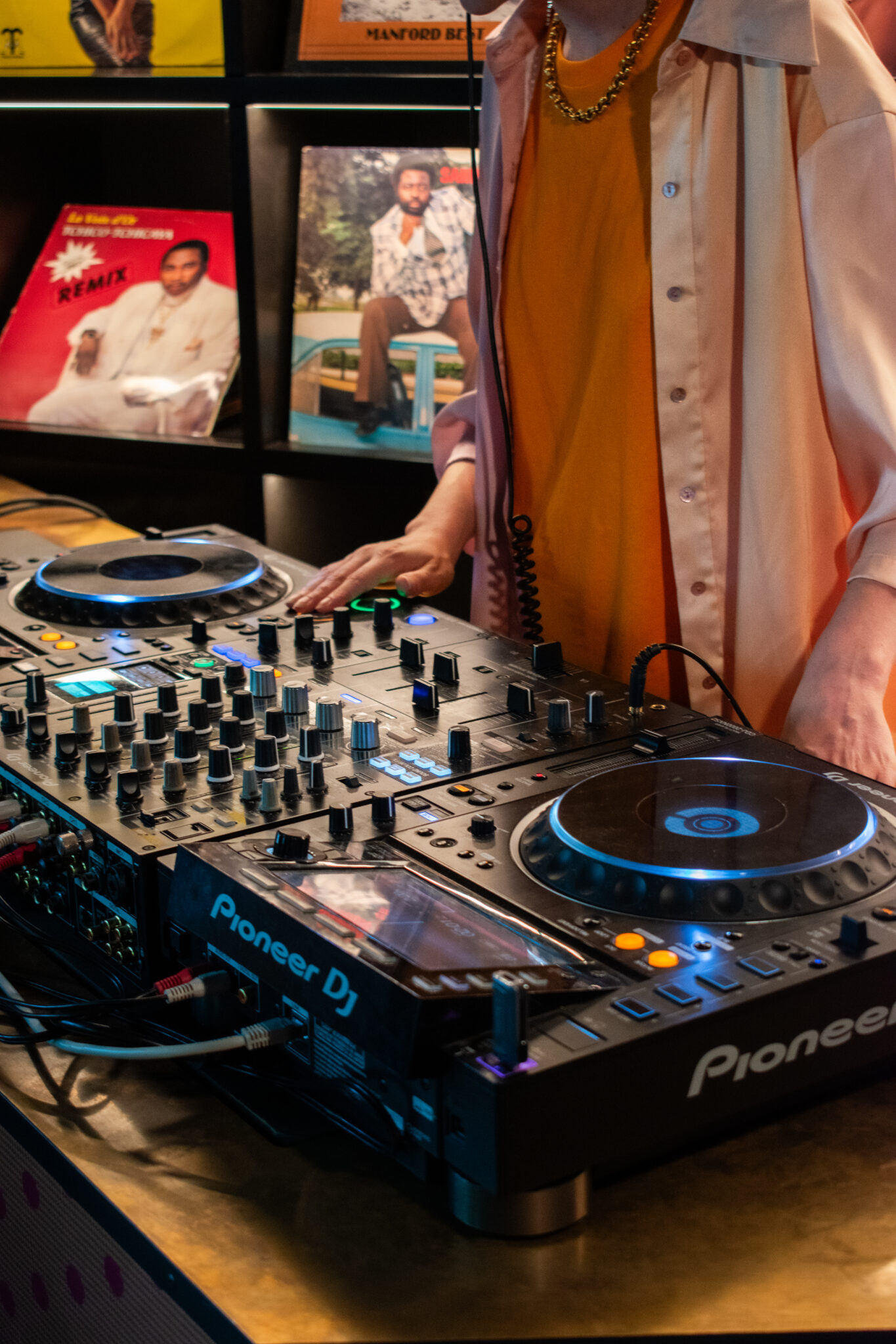 Sape Bar - Vis-à-vis de la Gare du Nord